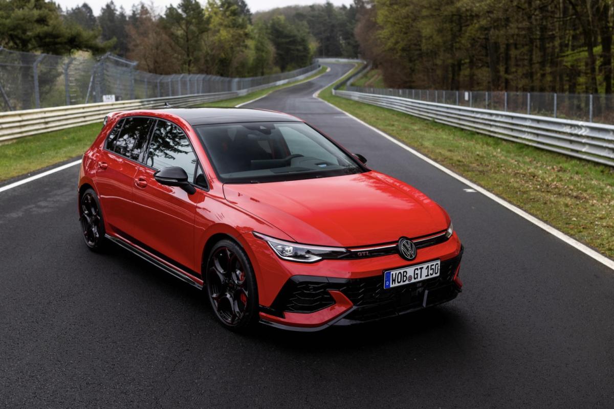 La Volkswagen Golf GTI Edition 50 fête son anniversaire avec plus de puissance que jamais (2025 ...